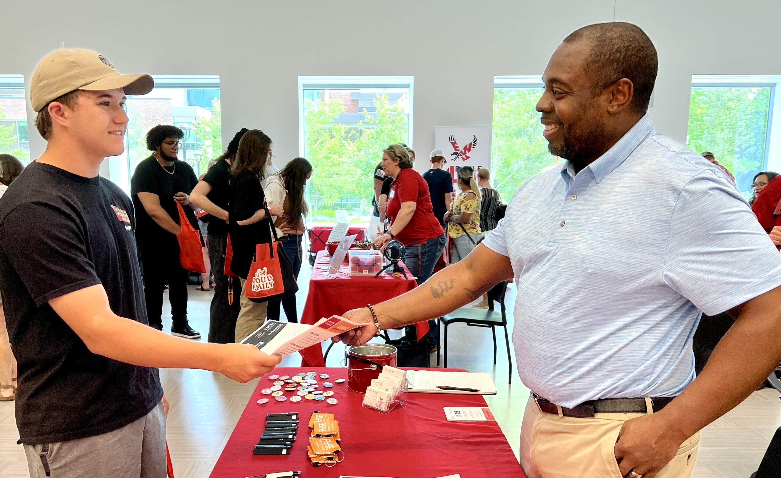 Eastern Community Welcomes New Students - Stories - EWU - The Region's Polytechnic