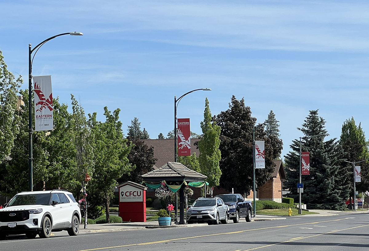 Cheney Shows its Eagle Pride for EWU Graduation - Stories - EWU - The ...